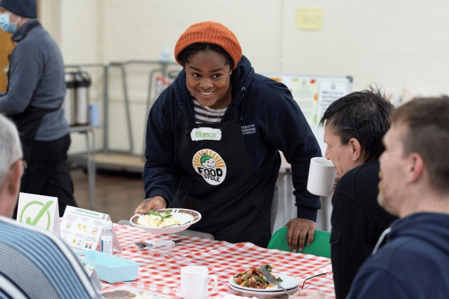 Hosting Volunteer with FoodCycle | Become a hosting leader with FoodCycle